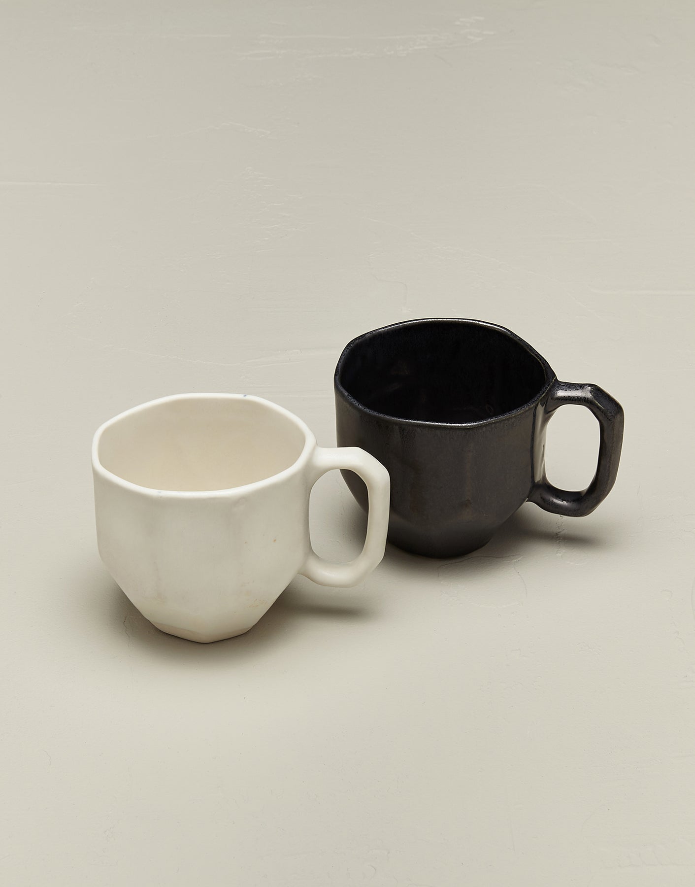 DBO HOME Handmade Porcelain Battuto Mug