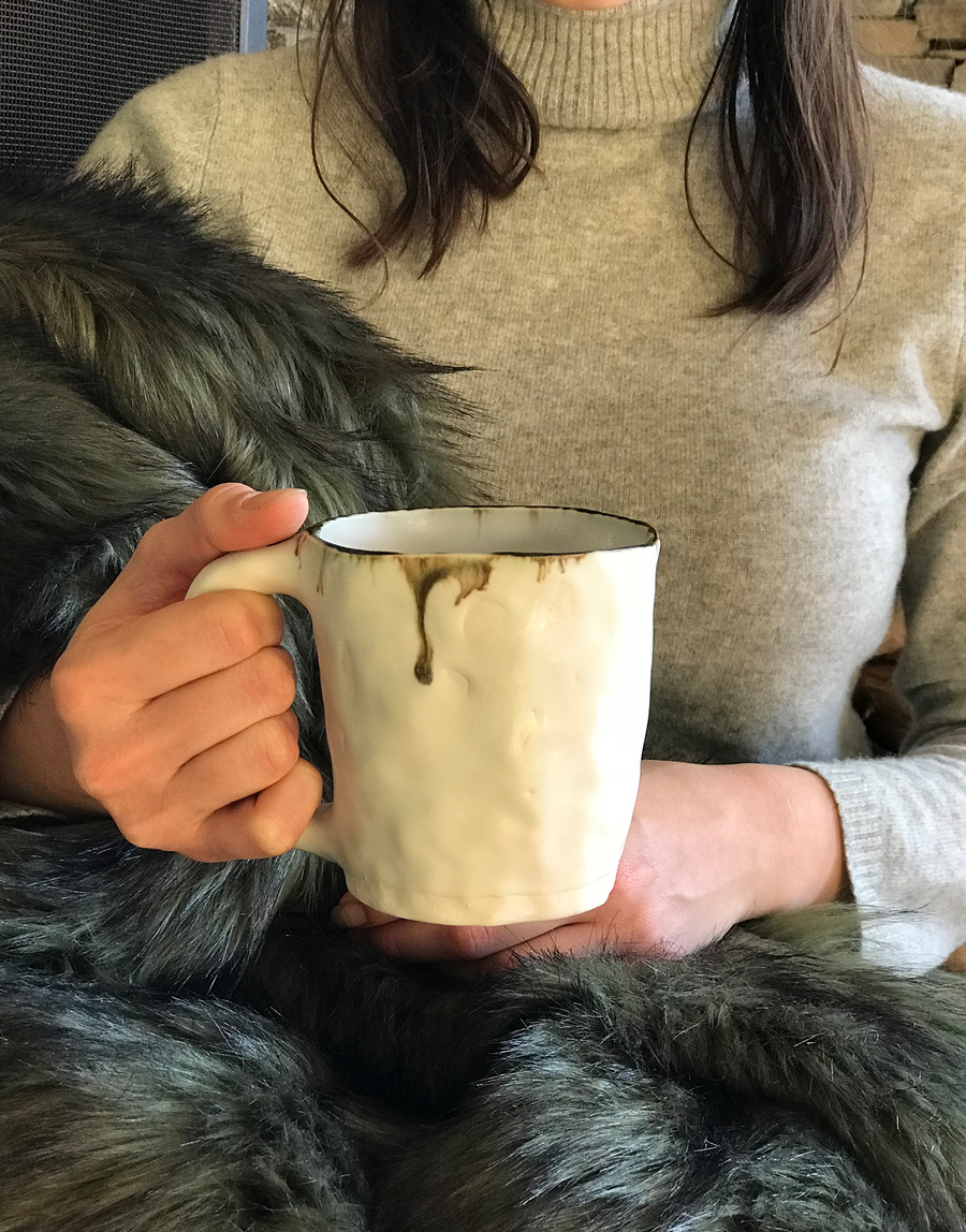 DBO HOME Handcrafted Pinch Mug