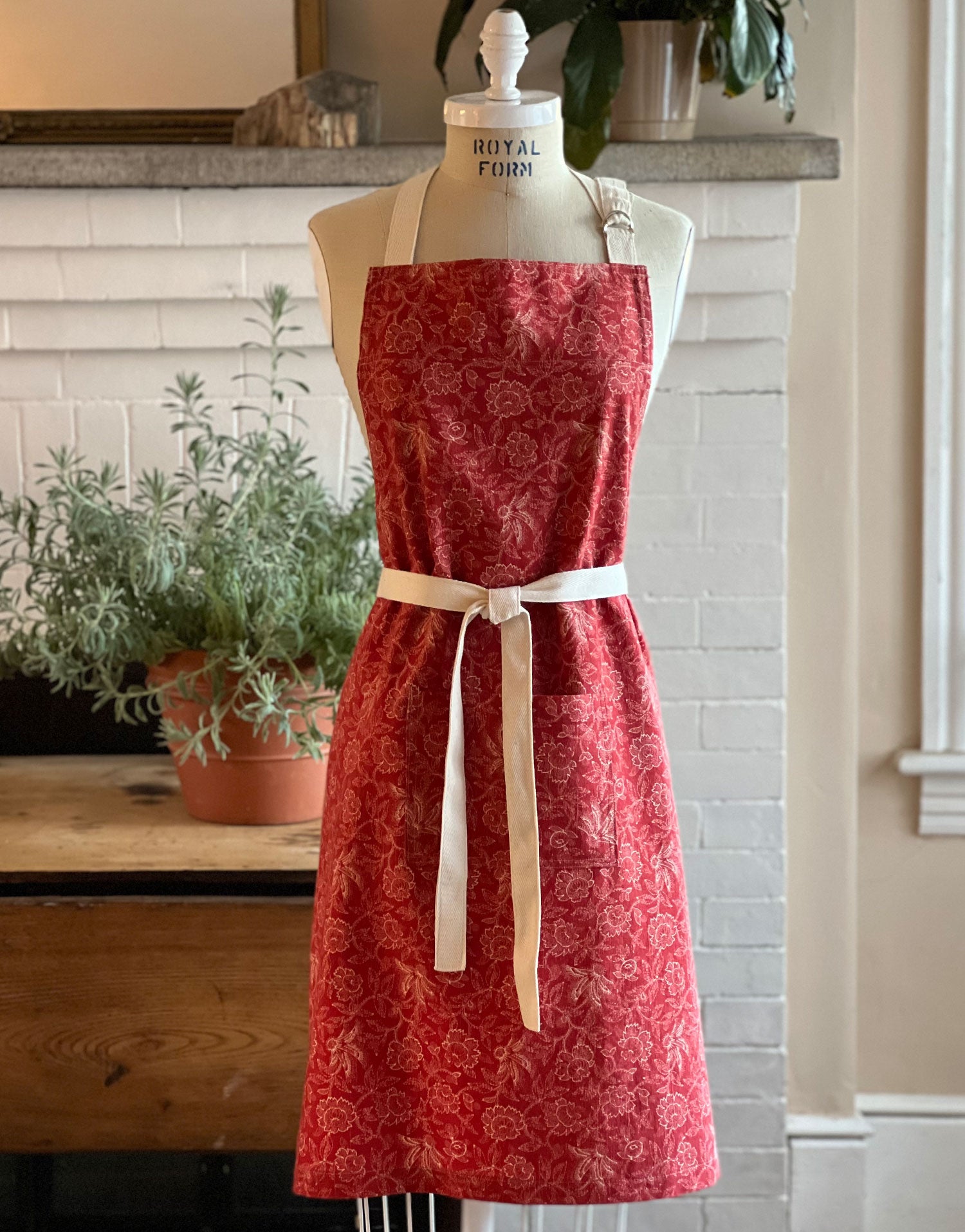 Classic Red Apron – DBO HOME